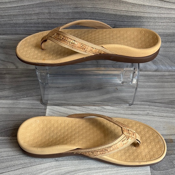 Vionic | Shoes | Vionic Tan And Brown Sandals With Arch Support | Poshmark